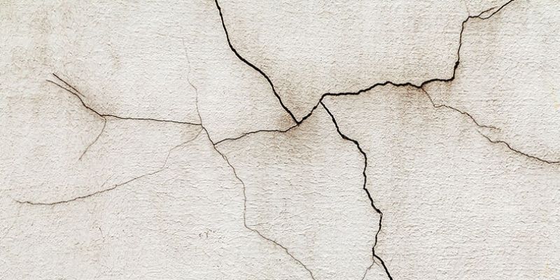 Passo a passo: como reparar trincas na parede? - Blog DFimoveis.com